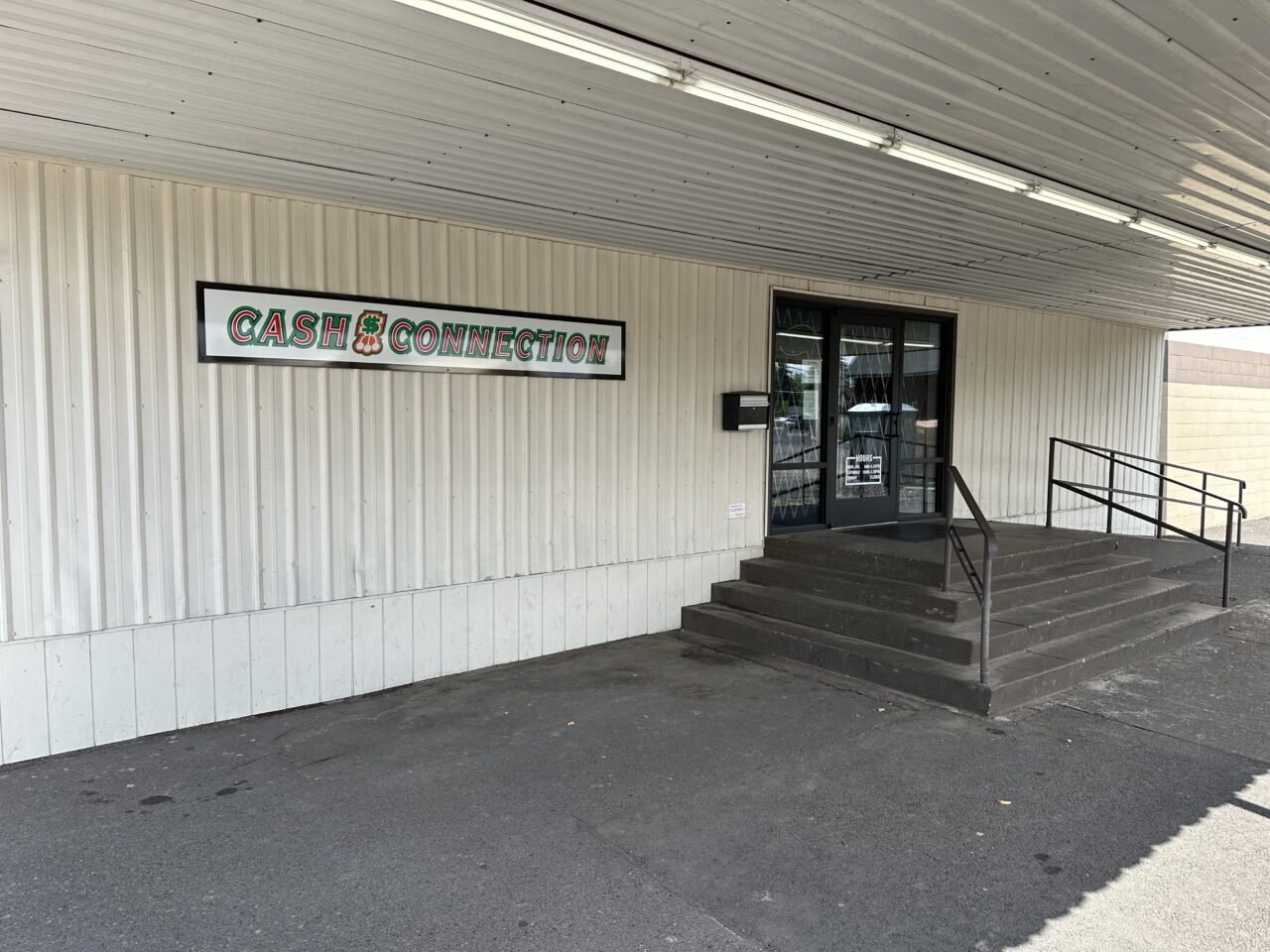 Store Locations - Cash Connection